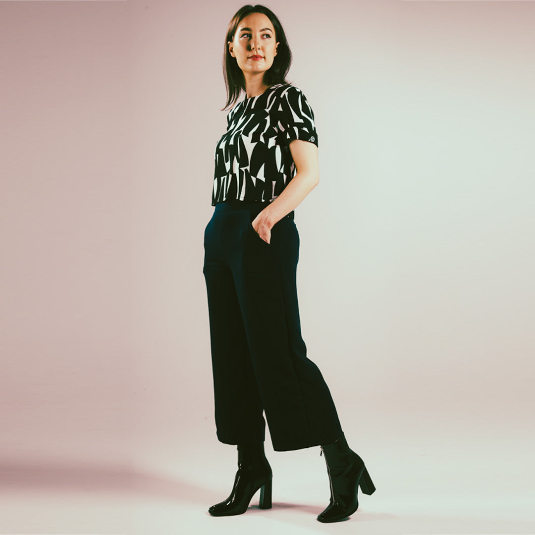 Black and White Top | Out of Sync – The Clothing Lounge